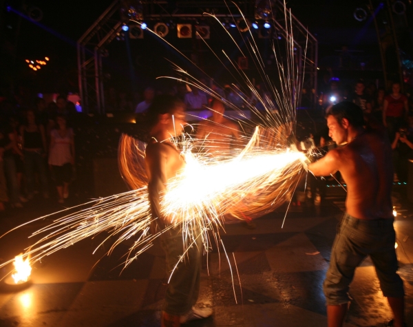 FLEXSHOW + + + Professionelle Flexshow als Alternative zur Feuershow ...